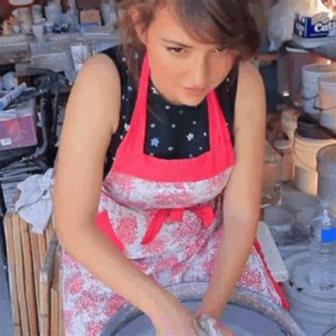 Milana Vayntrub 