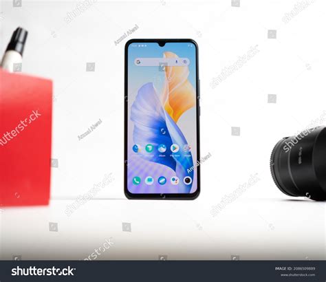 Vivo Smartphone Images Stock Photos Vectors Shutterstock