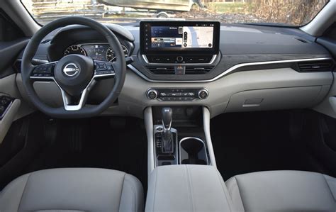2025 Nissan Altima 215 Interior Photos U S News