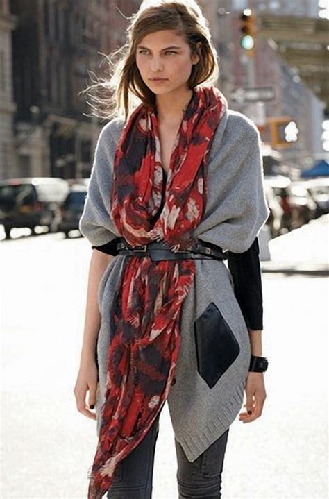 Effortless Fall Fashion Ideas With Cozy Scarves And Stylish Layered