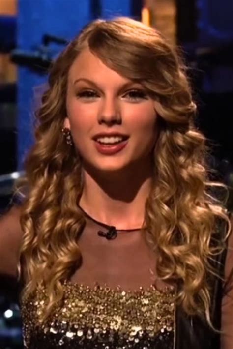 12 Taylor Swift Curly Hair Crazy Viral In Gen Z In 2025 Scan To Talk
