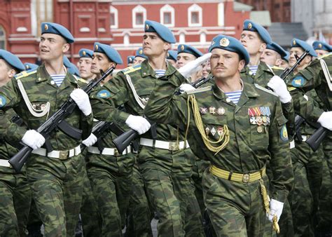 а какая камуфляжная форма сейчас в российской армии?