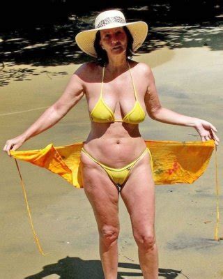 Sexy Granny In Bikini Porn Pictures Xxx Photos Sex Images Pictoa