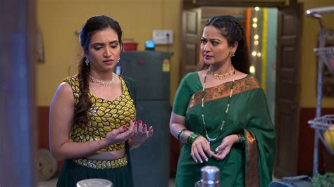Watch Aai Ani Baba Retire Hot Aahet S1 Episode 44 On Jiohotstar