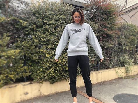 寺村美穂さんのインスタグラム写真 寺村美穂instagram「20200112 着心地もよくて🙆🏻‍♀️🧡💛💙 ぜひ→ Speedojapan Speedo 季節外れの黒さ