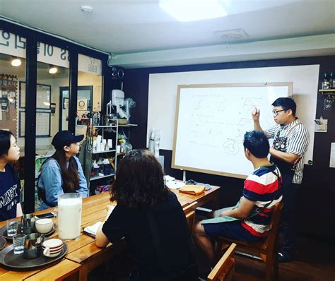 제주바리스타커피학원 라떼아트 오전반 수업 진행중 이제 슬슬 결하트가 나오기