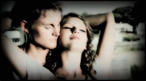 Toby Hemingway En Taylor Swift
