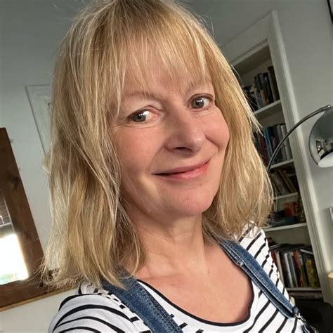 Fiona Gibson Fiona Gib • Threads Say More