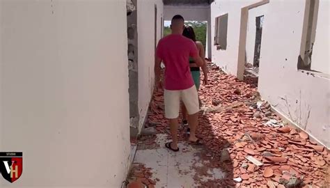 Hot Brunette Having Sex With A Stranger At An Abandoned Construction Site Cnn Amador