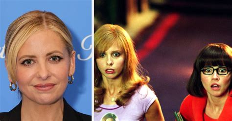 Sarah Michelle Gellar Velma And Daphne Scooby Doo Kiss