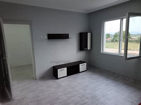 Продавам къща Едноетажна къща 100 кв м РЗП 980 кв м двор Къщи Вили Татарево БЕЗ АГЕНЦ