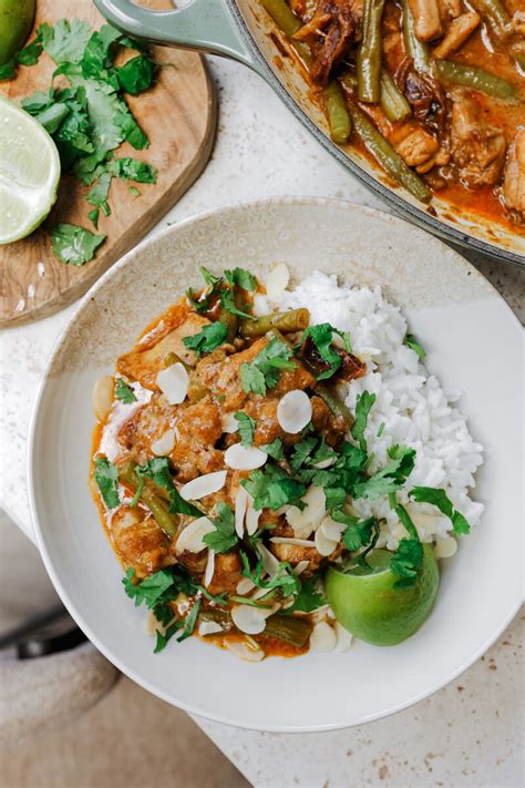 Kip Kerrie Met Kokosrijst En Amandelen Beaufood