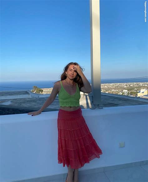 Holly Taylor Lilydarling Nude Onlyfans Leaks Fappening Fappeningbook