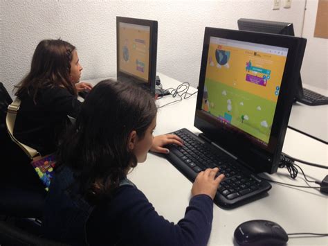 Niños Aprenden A Programar Código Con Minecraft De Microsoft Mundo Contact