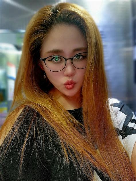 나는 아직 나이먹는것도 싫고 내나이 생각하면서 산적도 없고 그냥 지금 하고싶은거 하면서 살래 솔직히 아직까진 체력에 자신이 있거든ㅋㅋㅋ 뭐든 마음먹기에 달려있다고