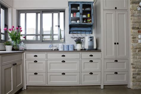 Matchless Brushed Bronze Kitchen Hardware Brass Lever Door Handles