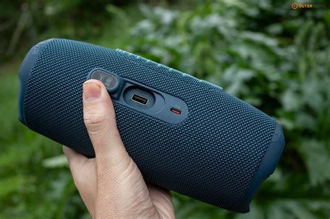 Bose Soundlink Flex Gen Vs Jbl Charge