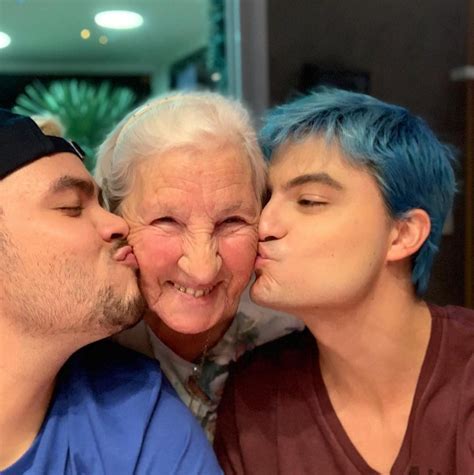 vovó mais linda meu deus felipe neto luccas neto irmãos neto