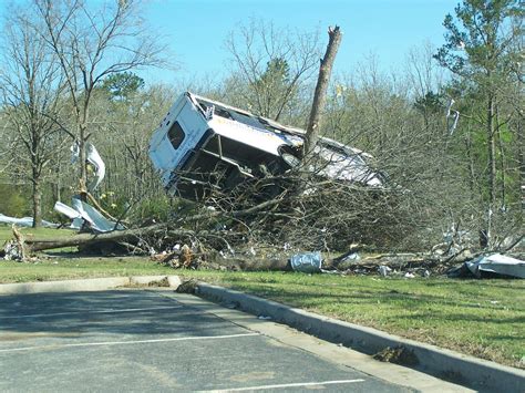 აშშ ში ქარბორბალას გამო 20 000 ზე მეტი მოსახლე ელექტროენერგიის გარეშე დარჩა 1tv