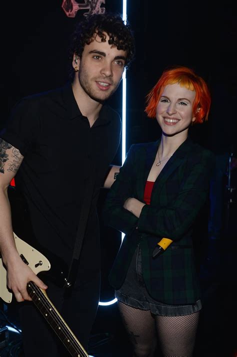 Cute Photos Of Paramores Hayley Williams And Taylor York Ps Celebrity