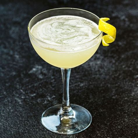 9 Absinthe Cocktails You Need To Try Now