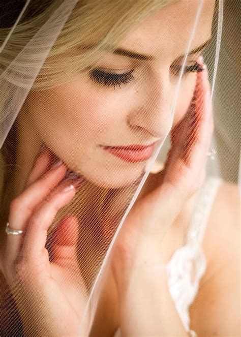 Close Up Bride Photo Bride Portrait Bridal Portrait Poses Bride Photo