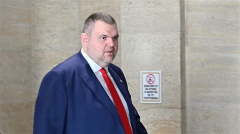 Пеевски подаде сигнал до прокуратурата заради казуса с парното в Дружба 2 Новини бг