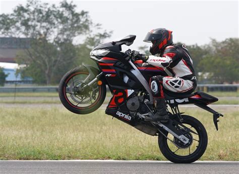 Aprilia Rs 457 First Ride Review Bike India