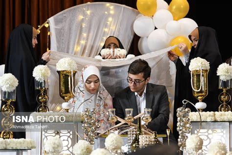 عکس تصاویر جالب ازدواج دانشجویی؛ از «سلفی گرفتن تا «حرف‌های در گوشی و «رها کردن کبوتر