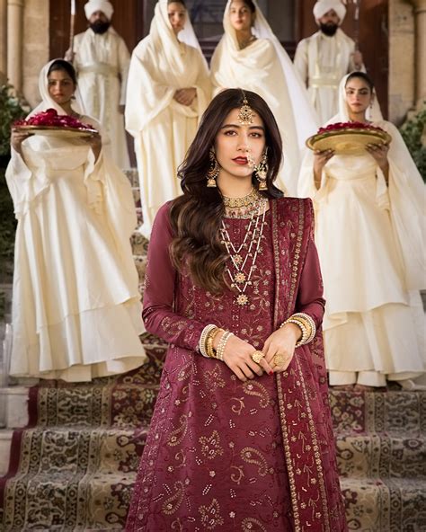 Syra Yousuf Stuns In Asim Jofas Chickenkaari Collection 2026