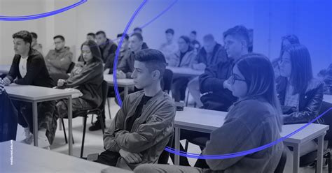 Блумберг Адрија Експерти од Фејсбук и Гугл предавачи Brainster Next College Next Media