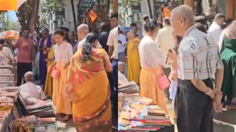 Watch Viral Video Of Uks First Lady Akshata Murty In Bengaluru With Narayana And Sudha Murty