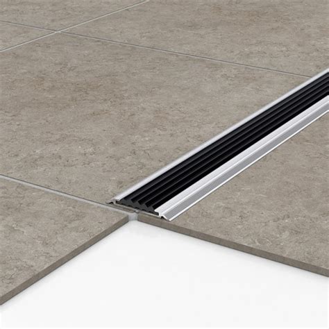 Уличный порог из алюминия Р 50, 47,5х5х2м