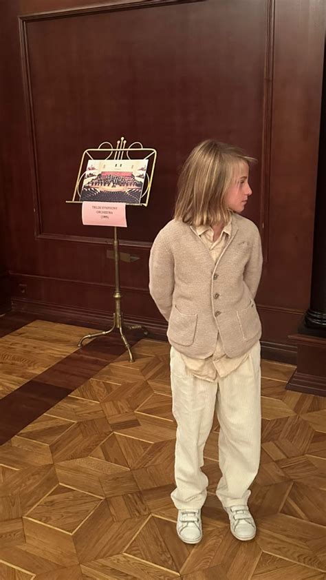 დედის ასლია ეს ბიჭი მოდური და სიმპათიური ანუკი არეშიძე შვილის ვაჩეს ფოტოებს აქვეყნებს