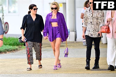 Florence Pugh Sexy Photos Sexy E Girls