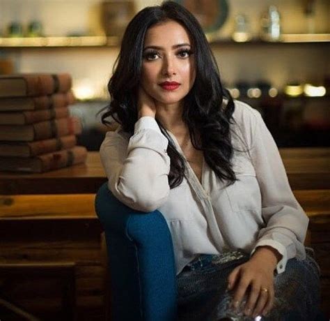 Shweta Basu Prasad Biography Wiki Age Height Career Photos More