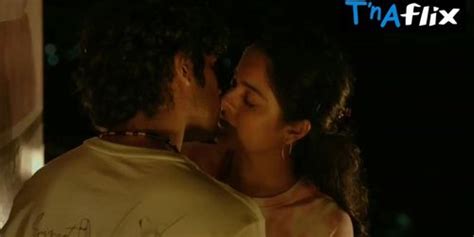 Riddhi Kumar Sexy Scene In Crash Course