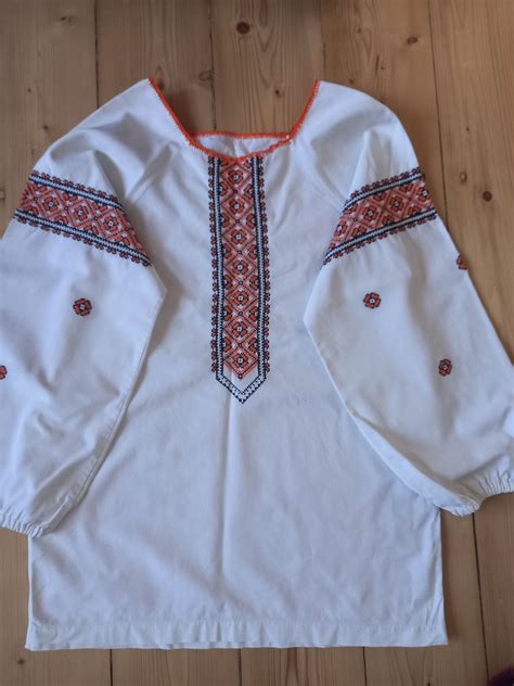 Старовинна вишиванка вишита сорочка хрестиком 44 46 полотно 323 грн Витвори майстрів
