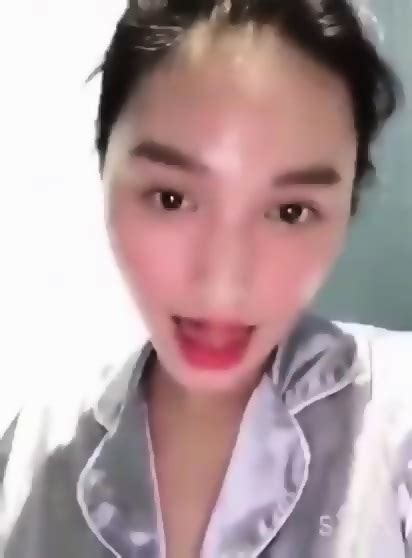 Nag Finger Sa Banyo Si Ate Sarap Na Sarap Eporner