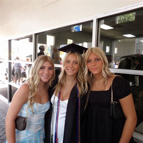 S O F I A Sofiafabrizi • Instagram Photos And Videos