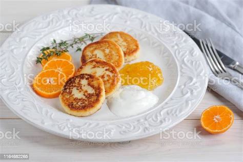 시트러스 잼과 사워 크림치즈케이크 맛있는 아침 식사의 개념 감귤에 대한 스톡 사진 및 기타 이미지 감귤 건강한 생활방식 건강한 식생활 Istock