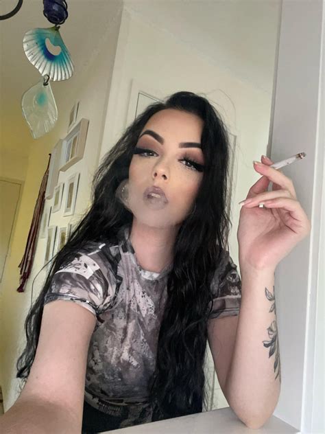 Do You Think I Look Irresistible When I Smoke R Smokingfetish