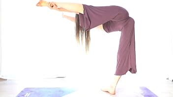 Do Naked YOGA And CUM With Me XVIDEOS