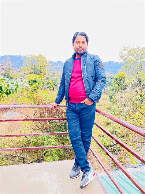 About Sumit Rawat Medium