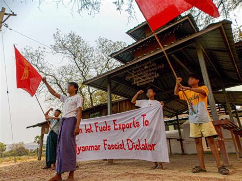 လက်ပံတောင်းတောင်ဒေသတွင် စစ်အာဏာရှင်ဆန့်ကျင်ရေး လူထုသပိတ်ချီတက် Khit