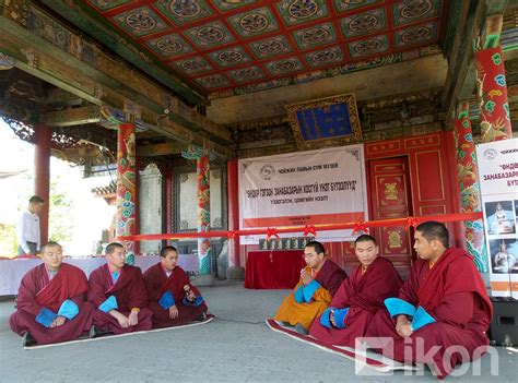 ФОТО МЭДЭЭ Өндөр гэгээн Занабазарын үнэт бүтээлүүдийг дэлгэн үзүүллээ