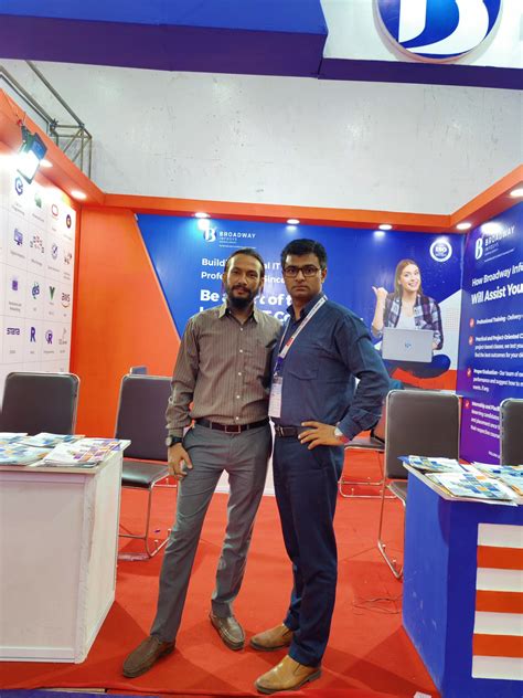 Broadway Infosys Receives Token Of Love At Can Infotech 2022