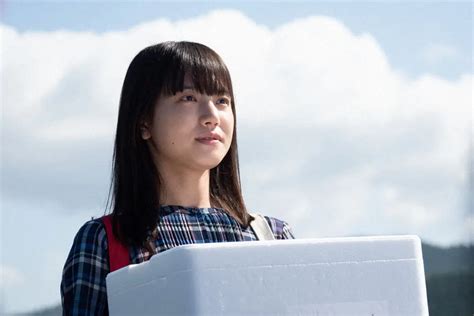 連続テレビ小説「おかえりモネ」第21話。お盆休みを終え、登米に帰る百音（清原果耶）（c）nhk ― スポニチ Sponichi Annex 芸能