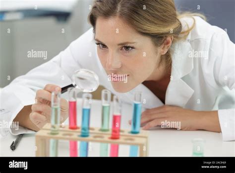 Asian College Science Lab Hi Res Stock Photography And Images Alamy