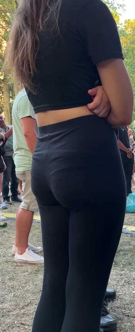 Asian Teen In Blue Leggings Sexy Candid Girls